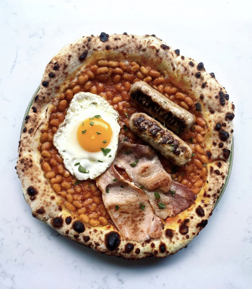 This Full English breakfast pizza is a thing of beauty